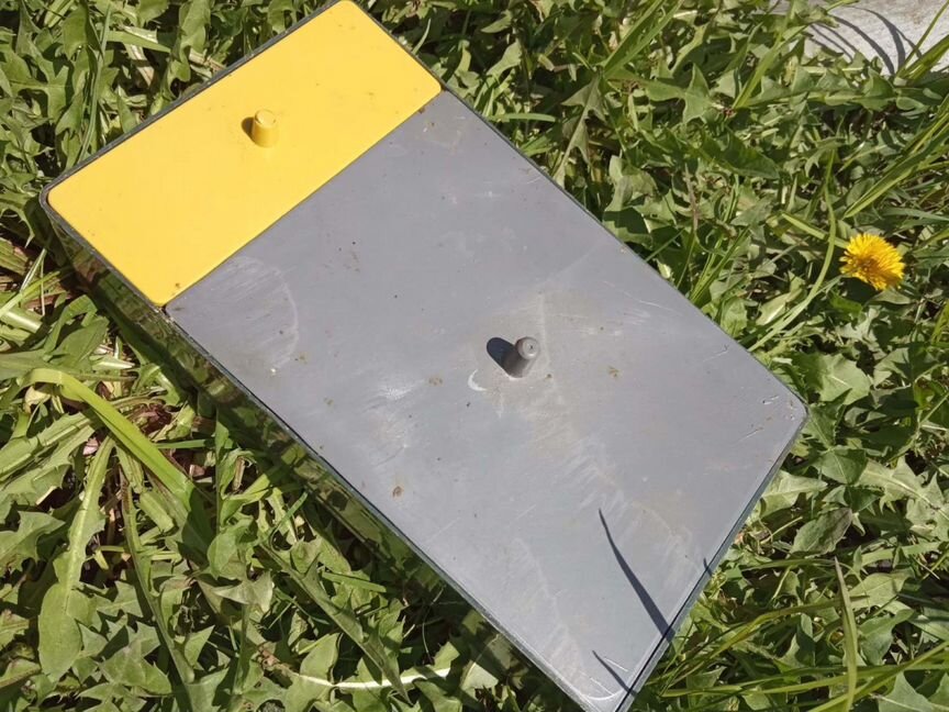 Контейнеры,кормушки, подставки под ульи