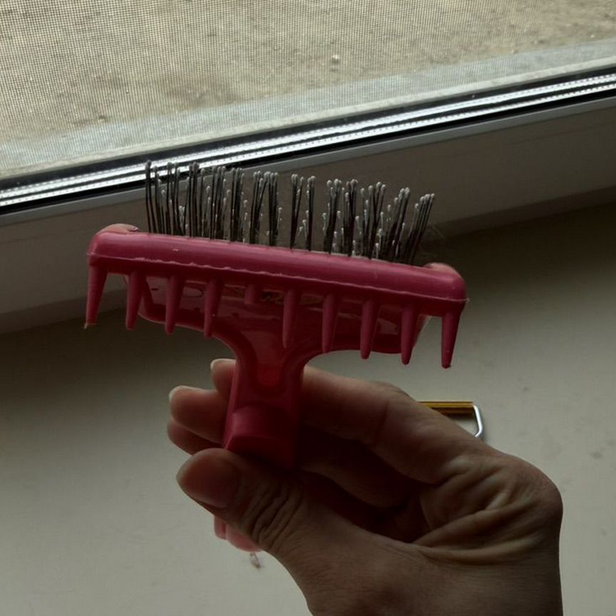 Расческа для кошек и от шерсти одежды