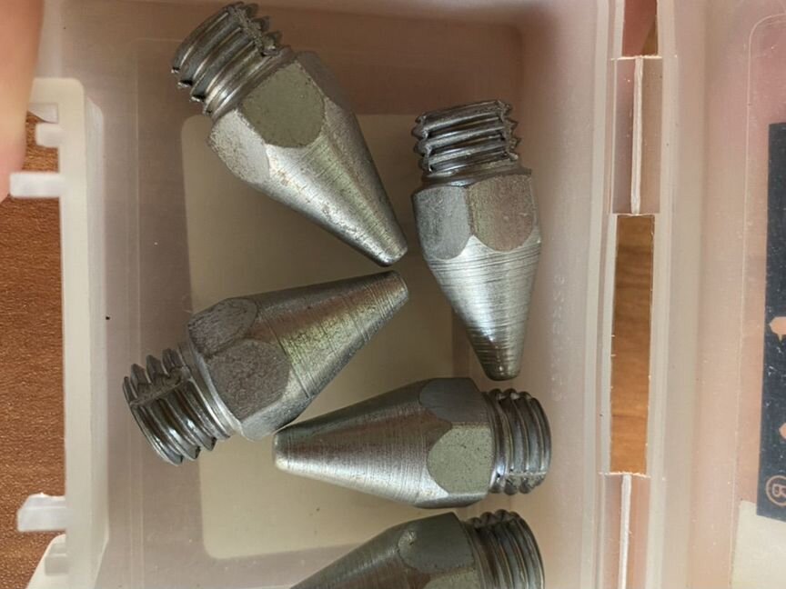 Шипы для подков лошадей