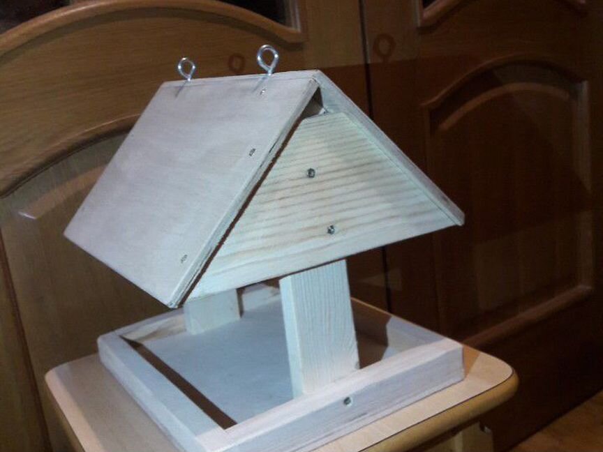 Кормушка для птиц, скворечник