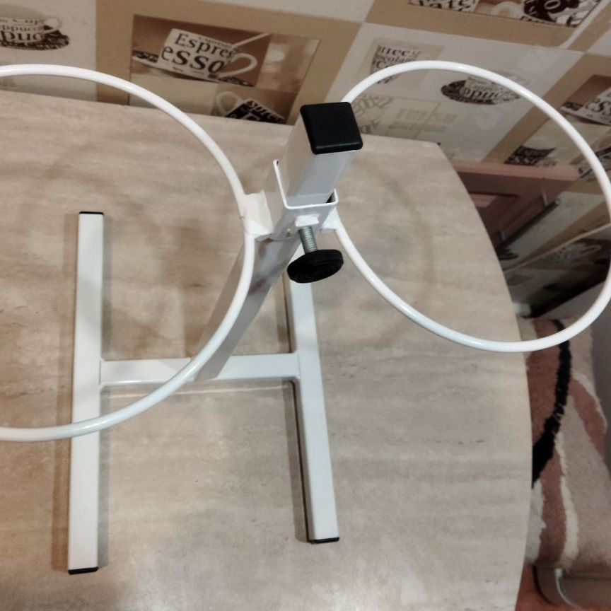 Стойка для кормления собак