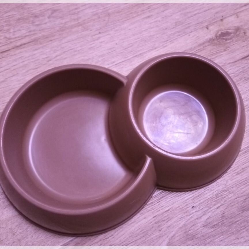 Кормушка для собак и кошек