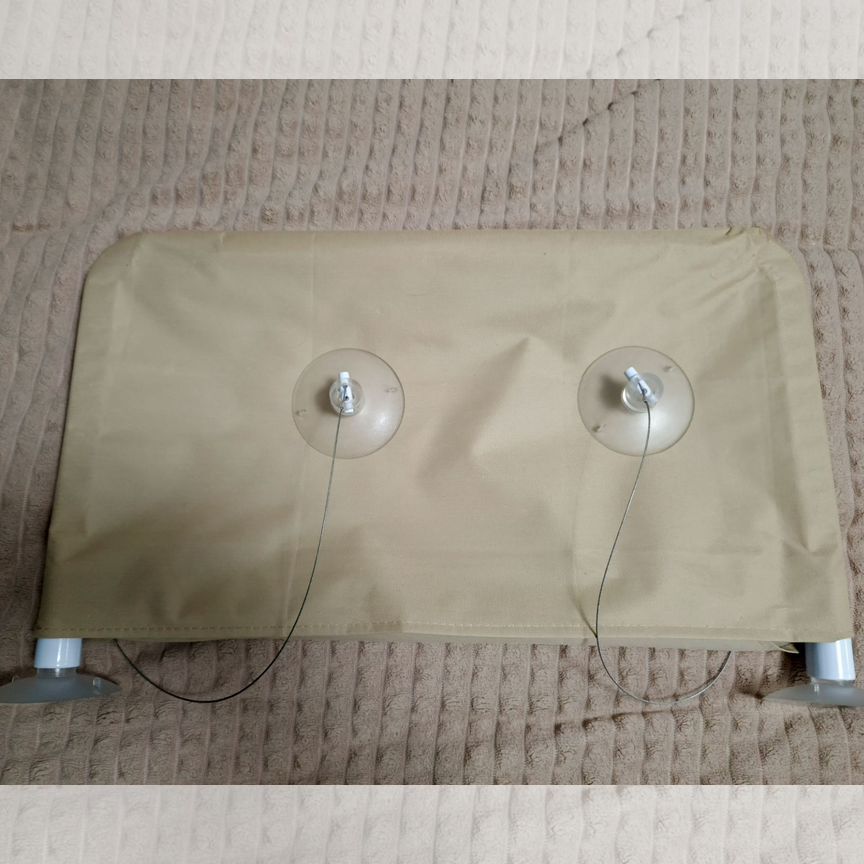 Лежанка для кошек на окно