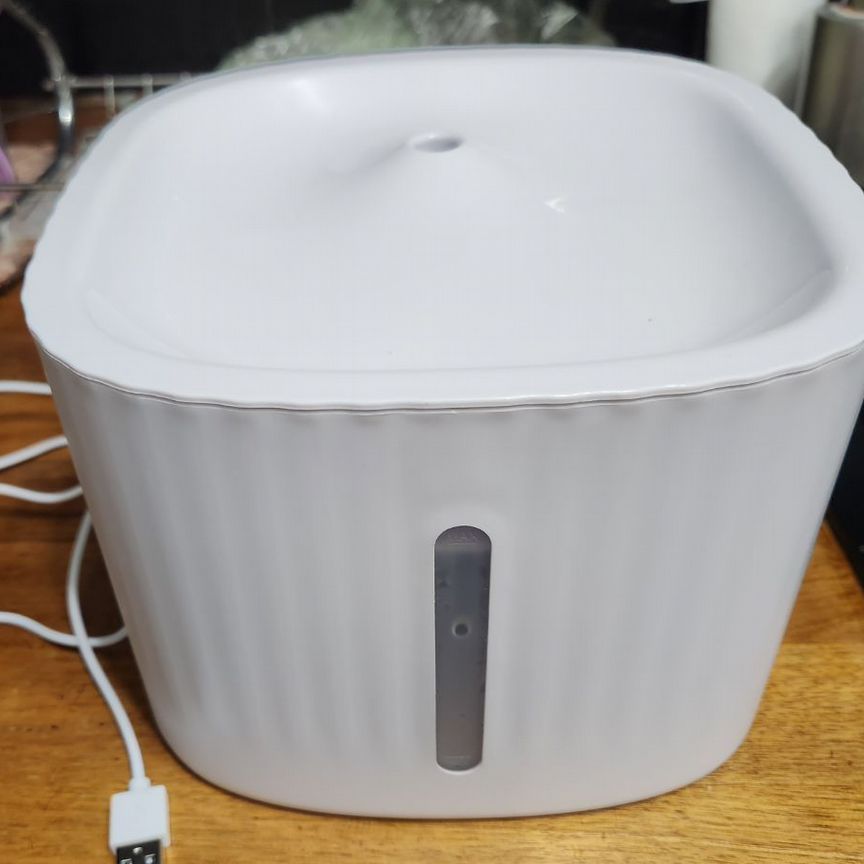 Фонтан поилка для кошек