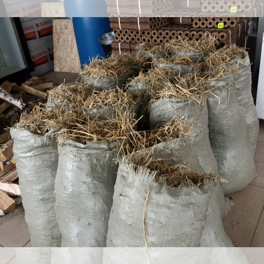 Солома ячменная в мешках