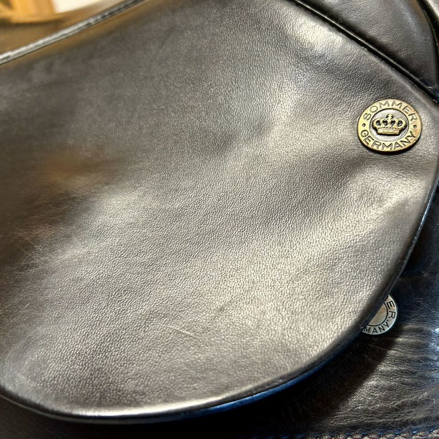 Выездковое седло Sommer 17/32