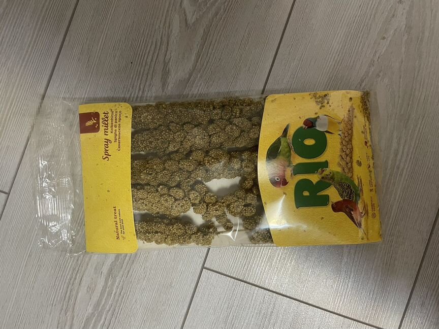 Лакомство для попугая