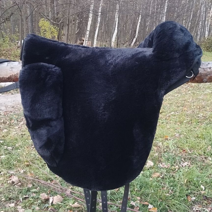 Меховое седло