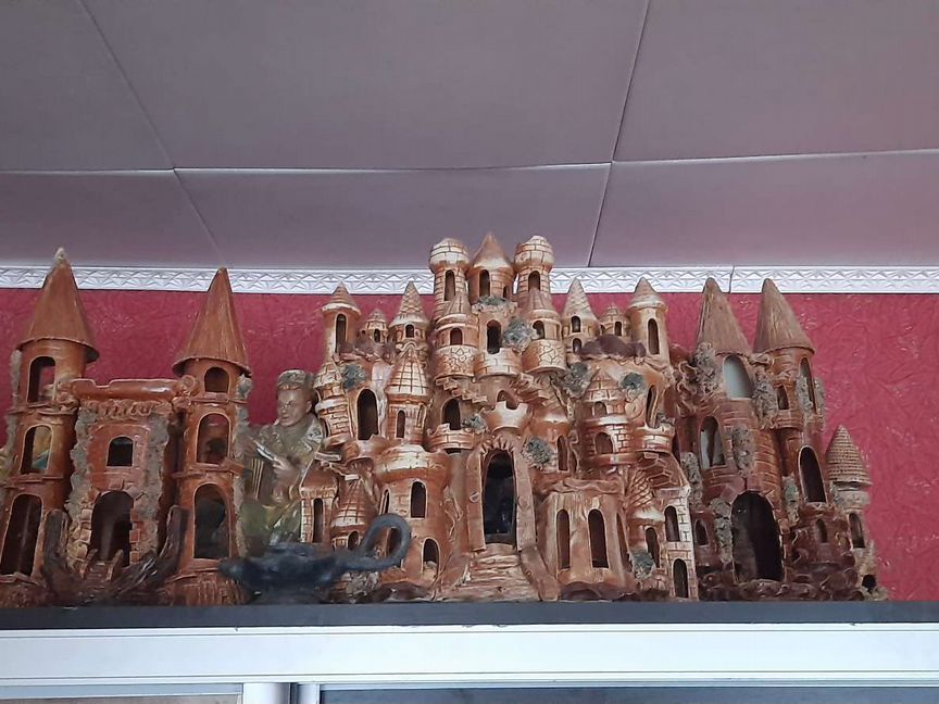 Замки для аквариума