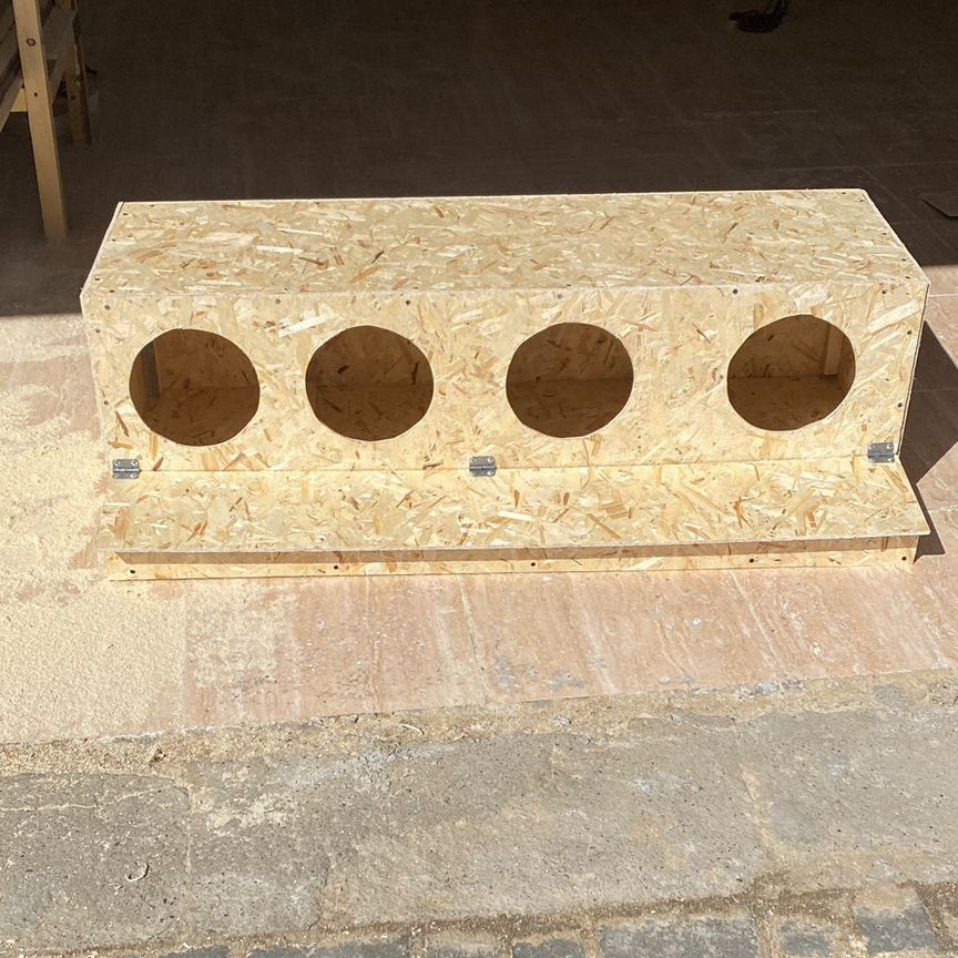 Гнезда для кур несушек с яйцесборником