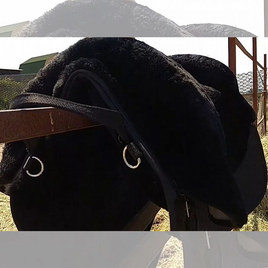 Седло для лошади меховое