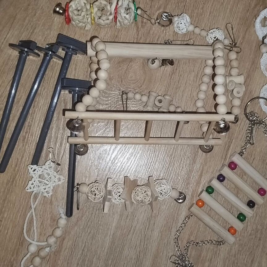Игрушки для попугая