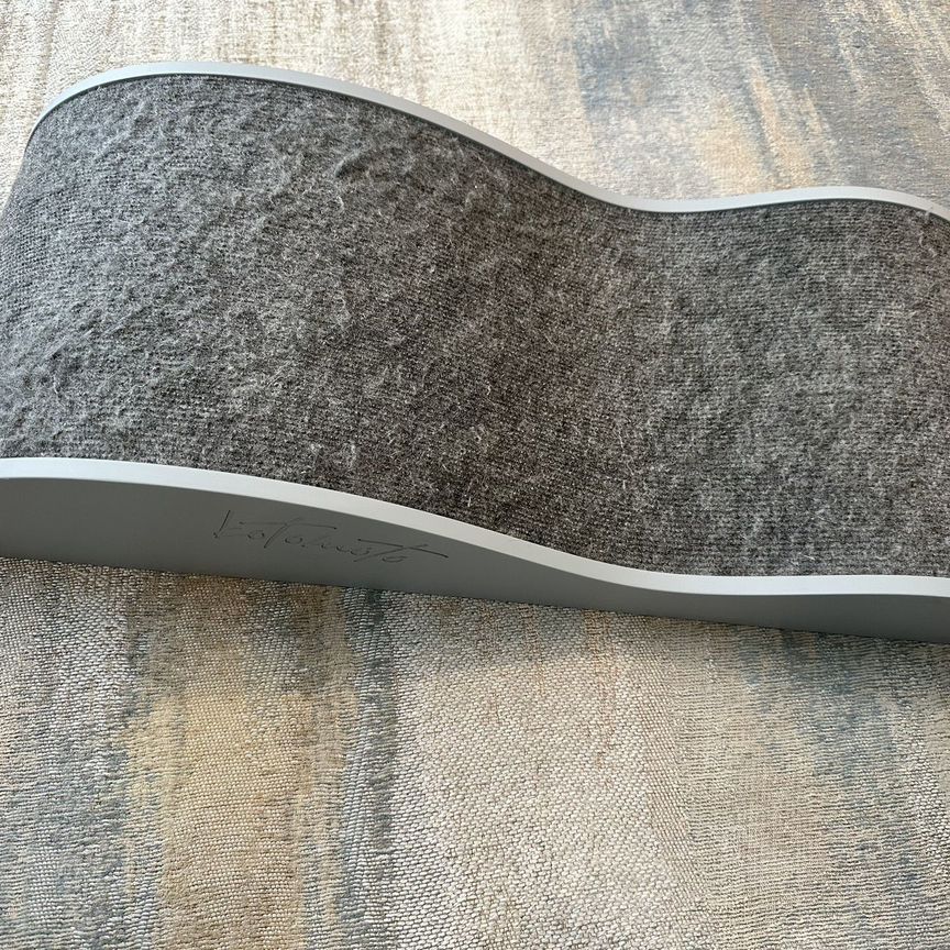 Когтеточка лежанка для кошек из дерева, серая