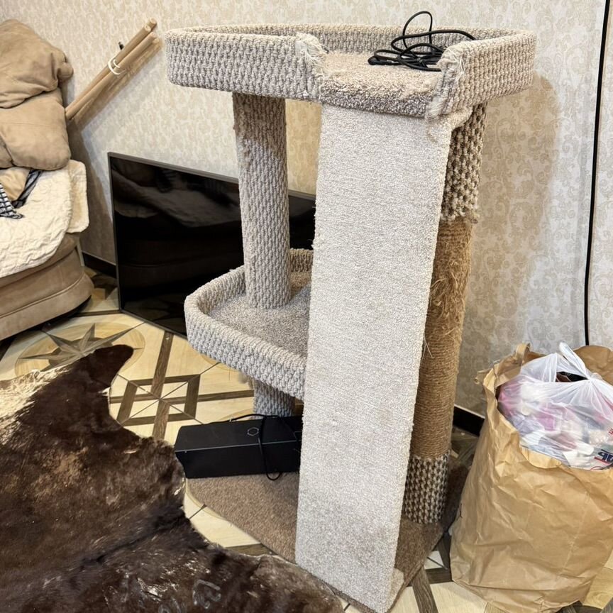 Когтеточка высокая с лежанкой