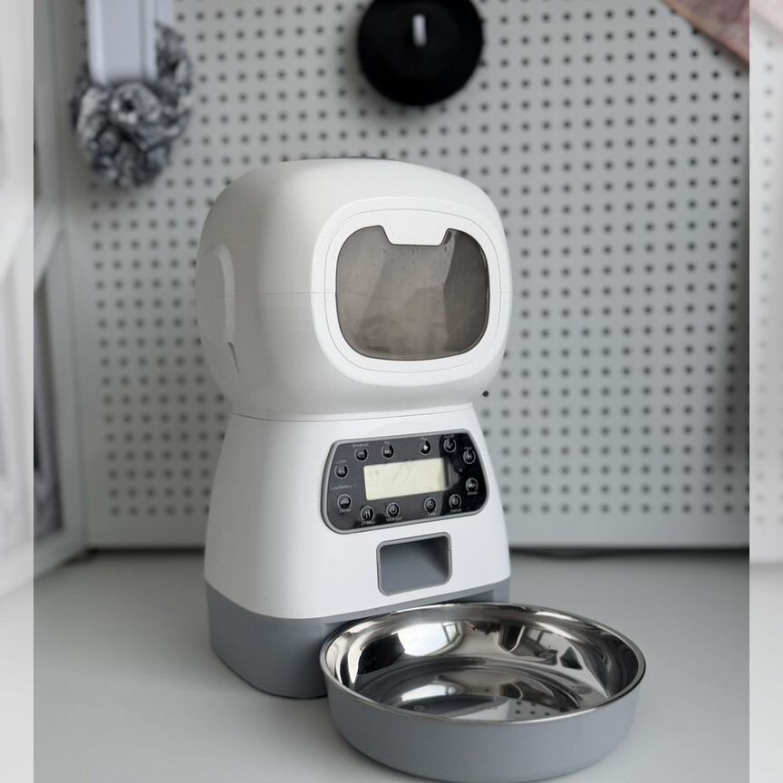 Автоматическая кормушка для кошек с таймером