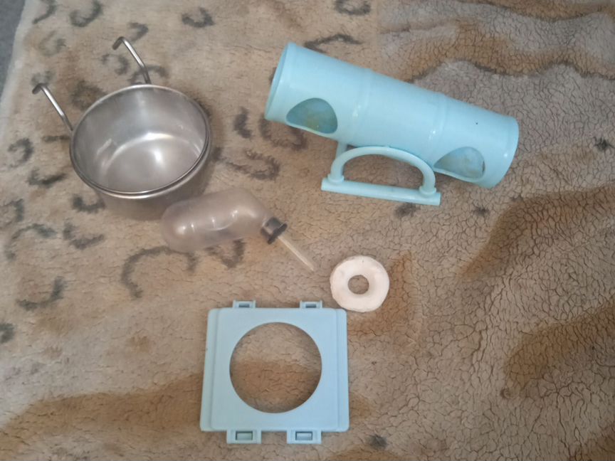 Отдам товары для хомячка