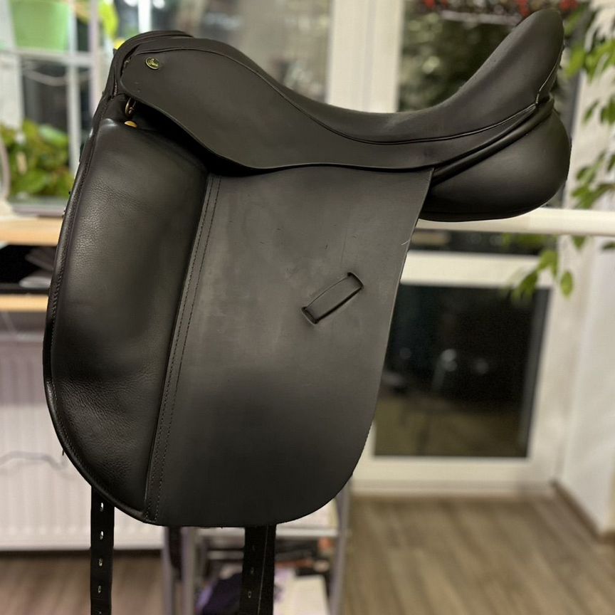 Ideal Roella 17,5 выездковое седло Англия