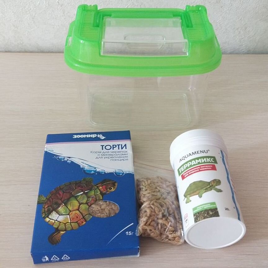 Корм и переноска для черепах