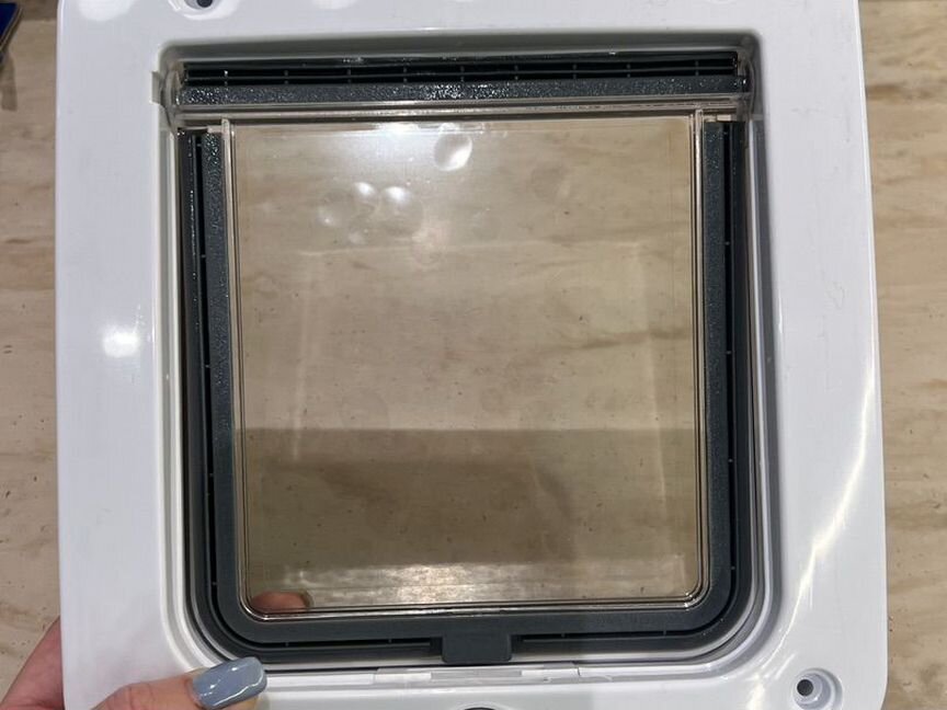 Дверка для кошек и собак