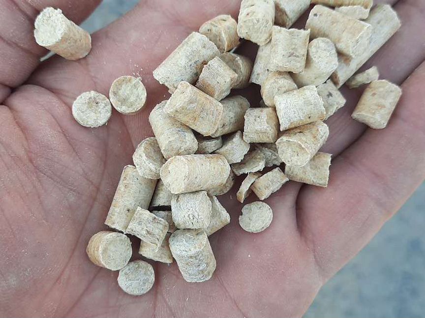 Древесный наполнитель для кошачего туалета