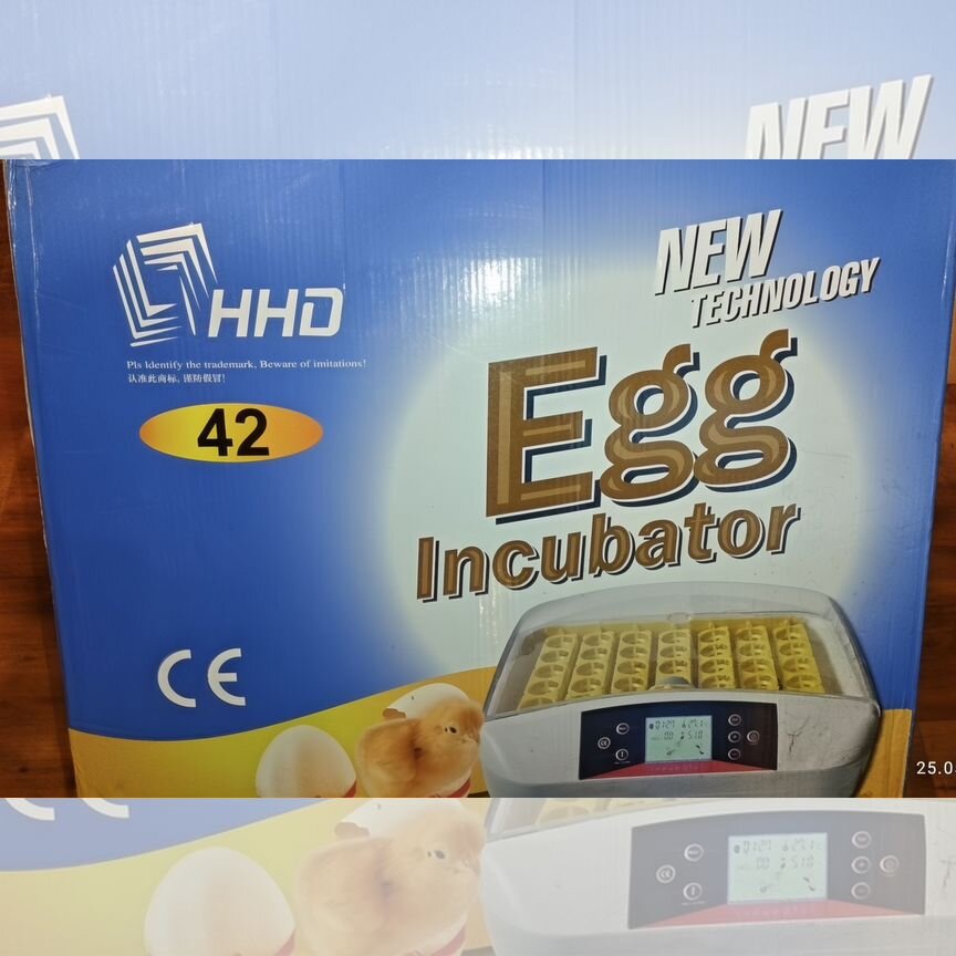 Инкубатор 42 яйца