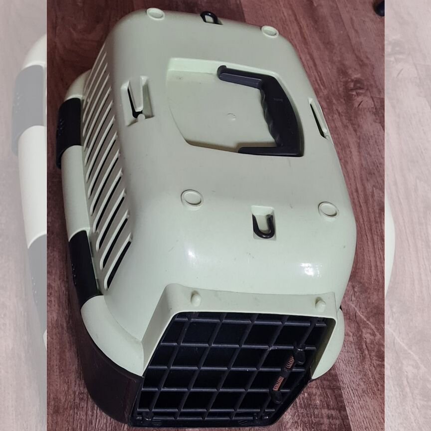 Переноска для кошек или неьольших собак б.у