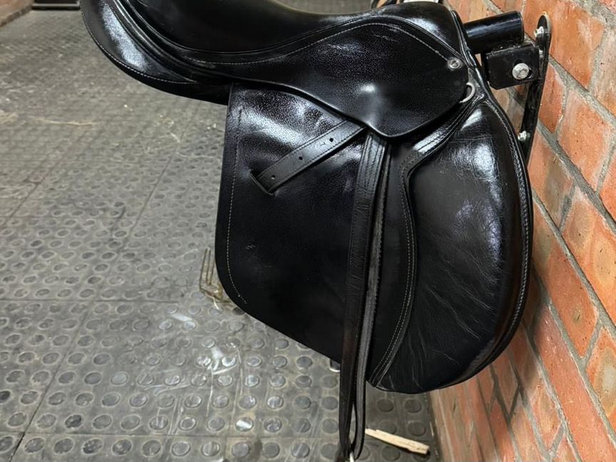 Седло для лошади универсальное