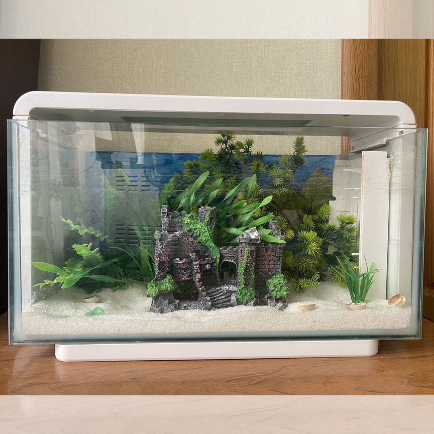 Аквариум с оборудованием и декором