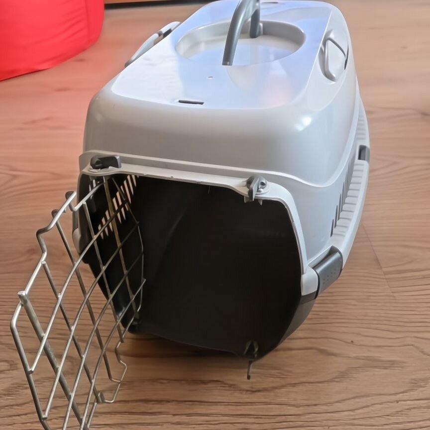 Переноска для кошек и собак пластиковая