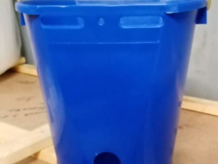 Ведро для выпойки телят