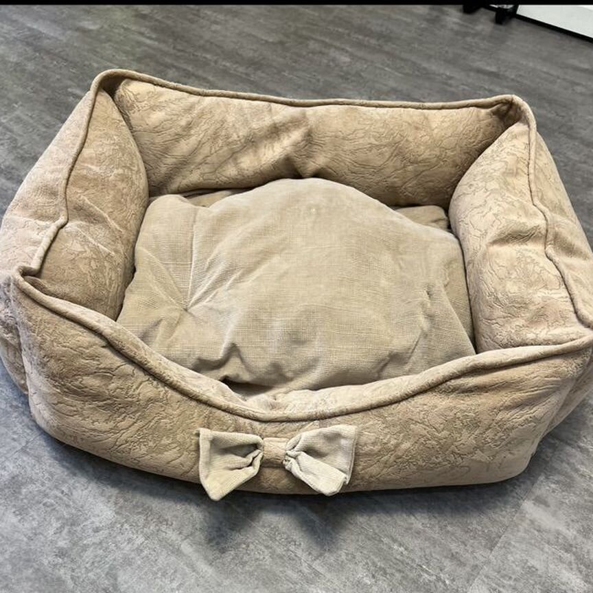 Лежанка для собак и кошек