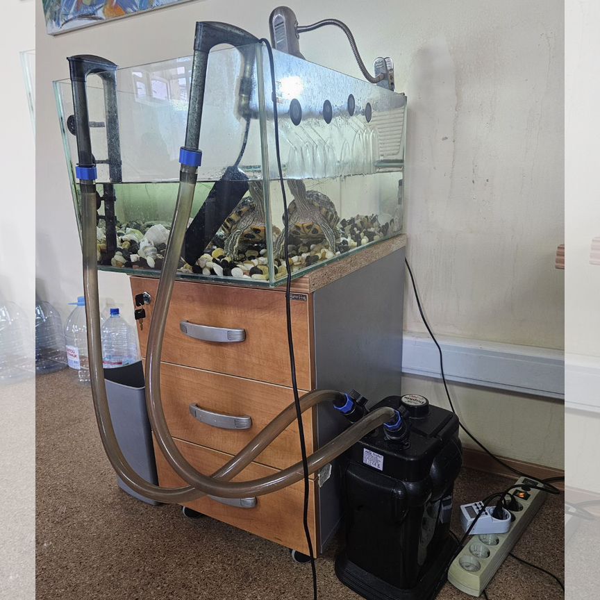 Аквариум с фильтром лампой и нагревателем