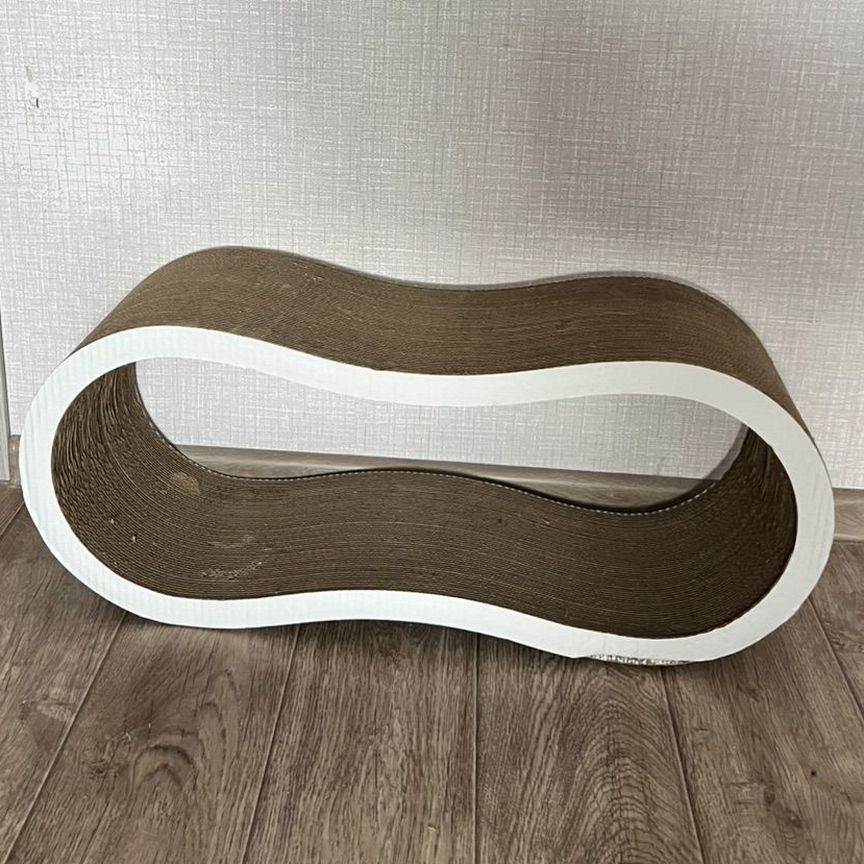 Когтеточка для кошек с лежанкой