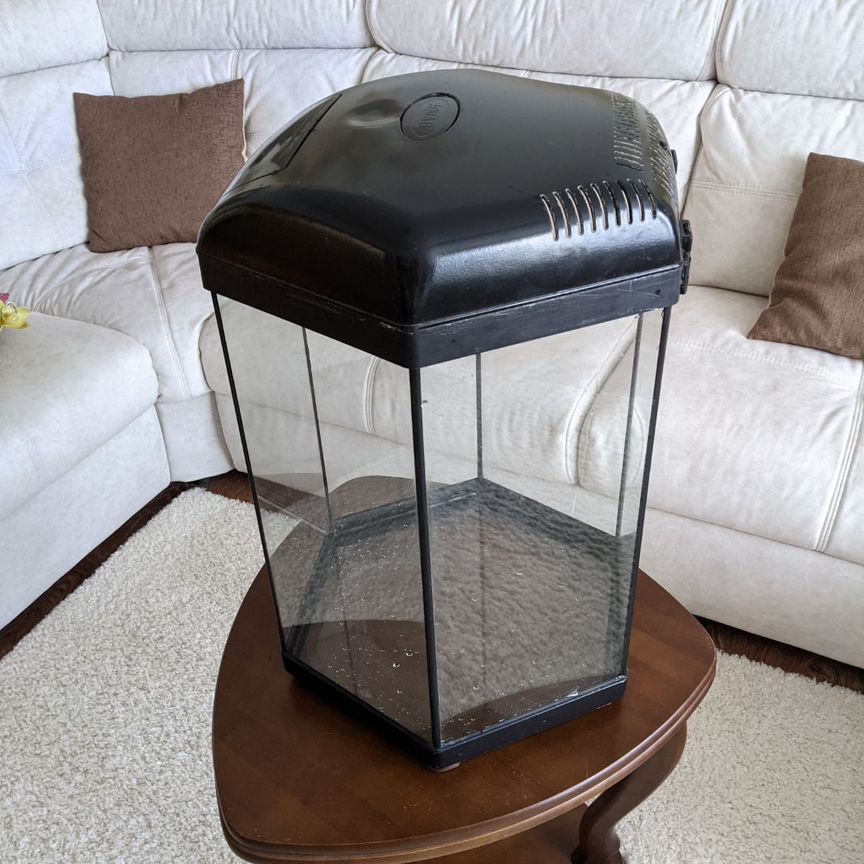 Аквариум шестигранный