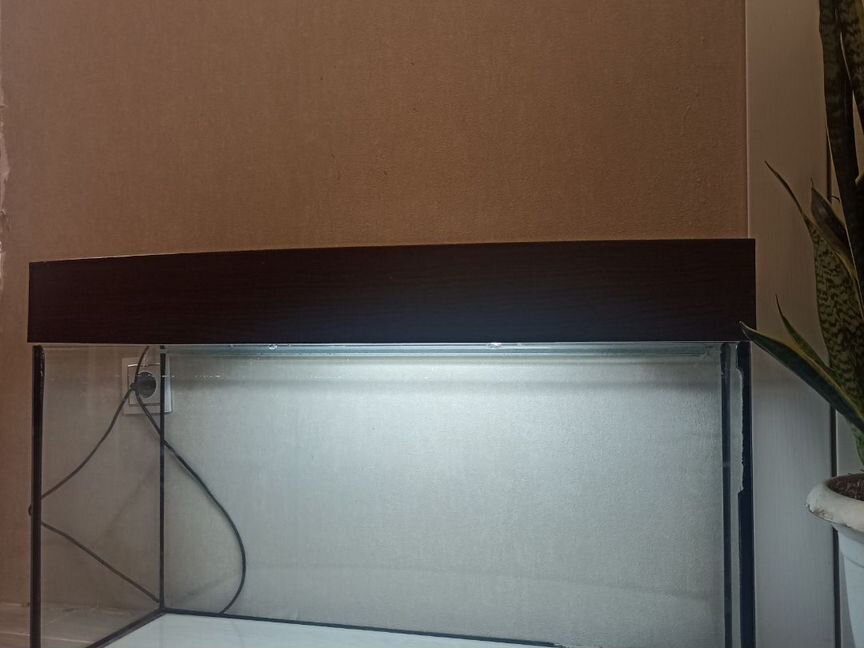 Аквариум для рыбок на 100 литров