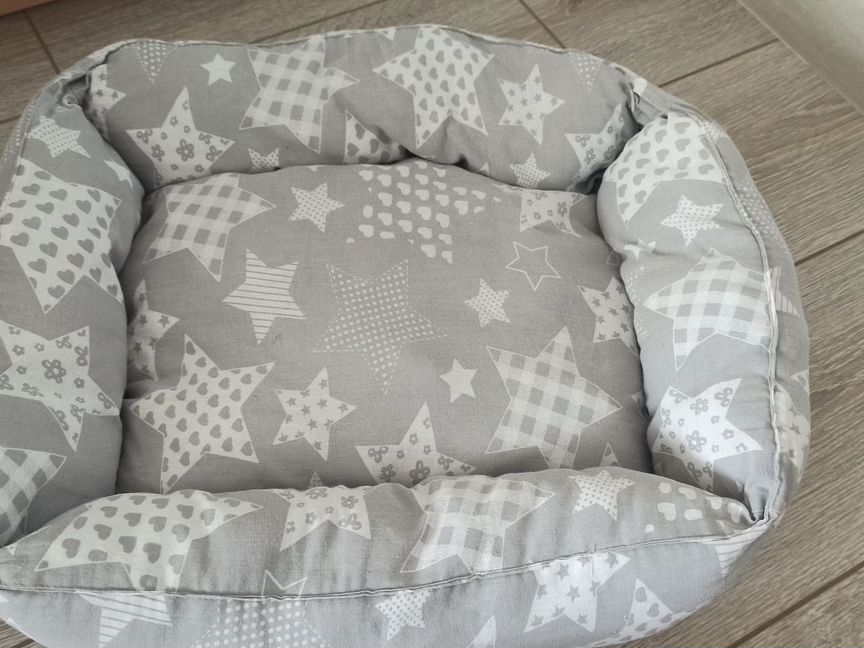 Лежанка для маленьких собак или кошек