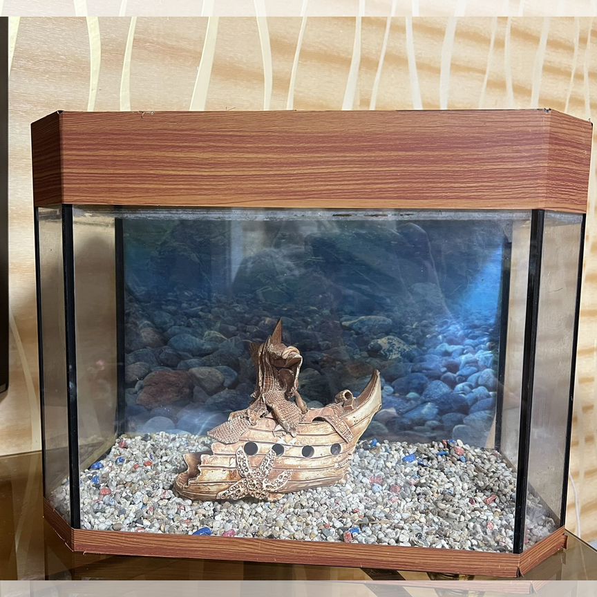 Аквариум 30 литров с кораблем и камнями