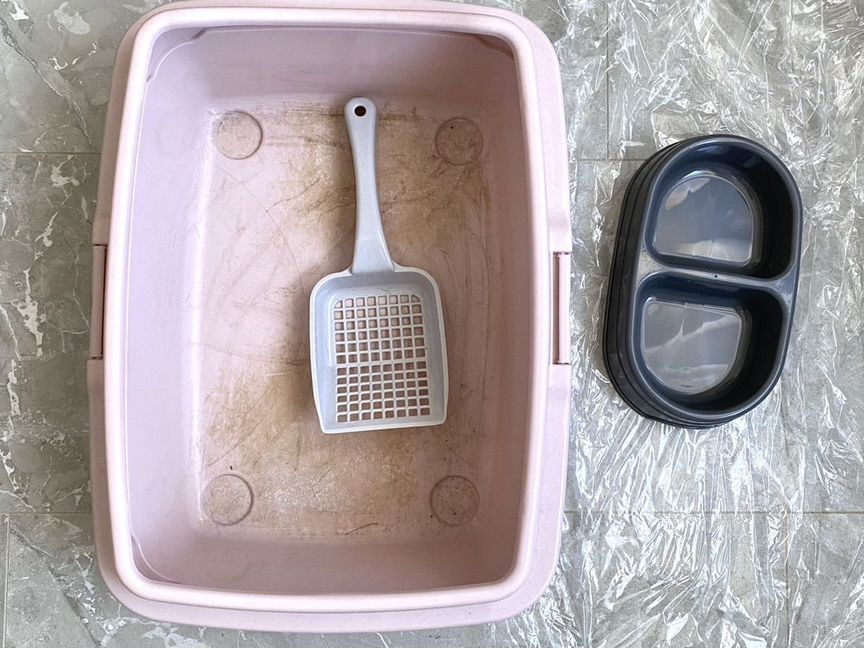 Новая миска и б/у лоток для кошки