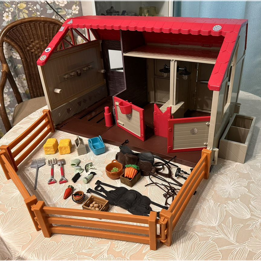Конюшня игрушка