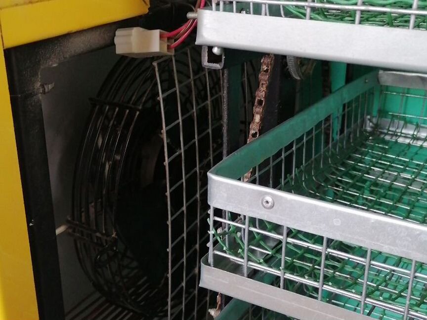 Инкубатор для яиц автоматический