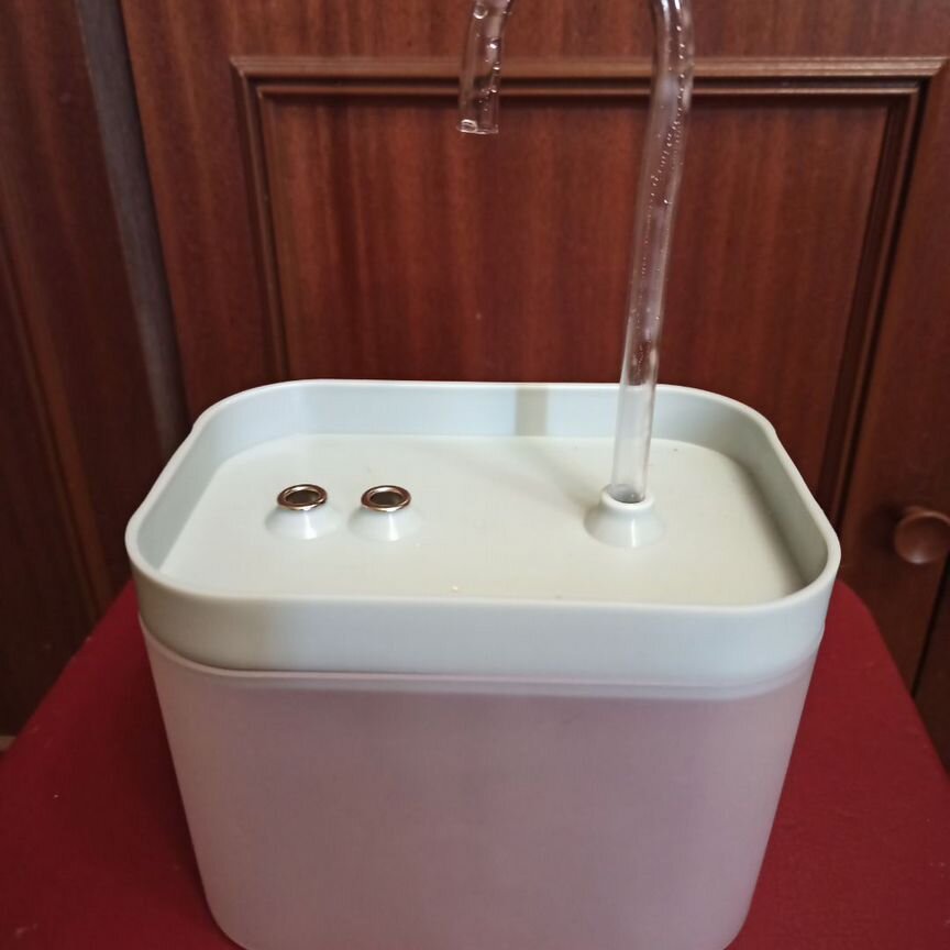 Фонтан поилка для кошек и мелких собак