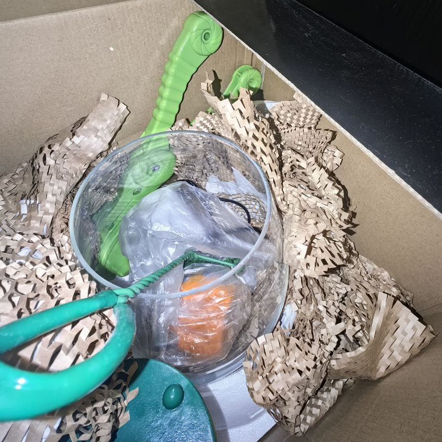 Аквариум в виде бокала