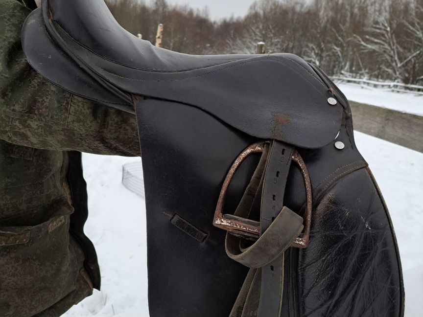 Седло для лошади универсальное