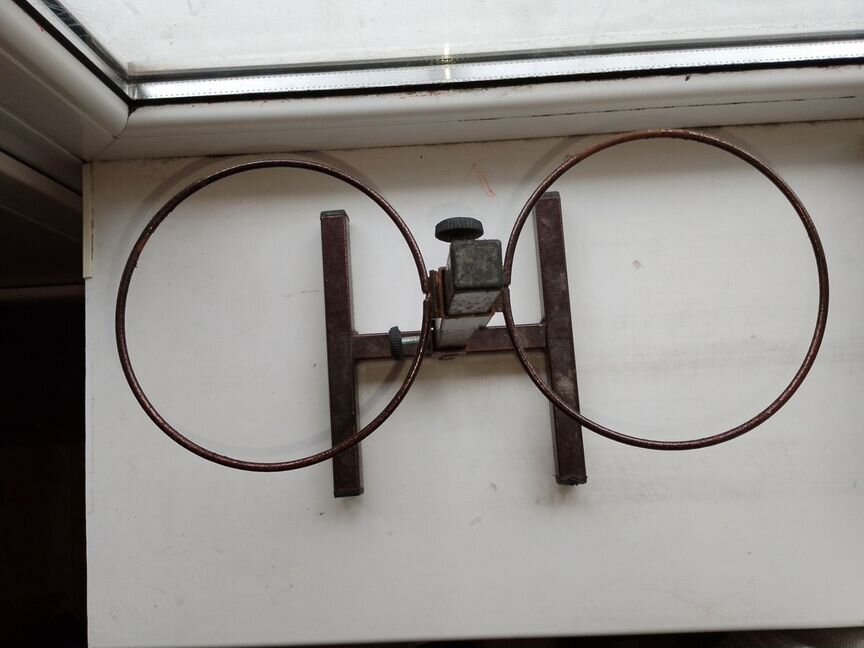 Подставка для мисок собак