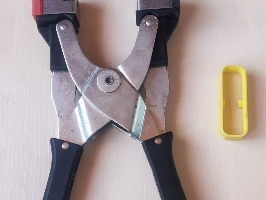 Биркователь ушей животных