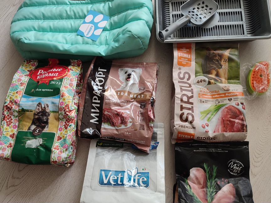 Корм для кошек и собак. Сумка