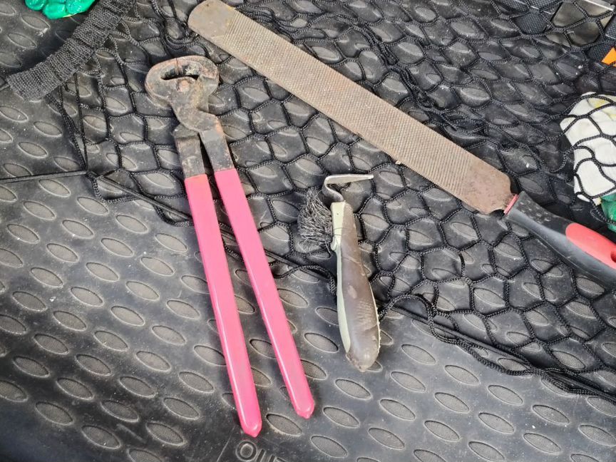 Инструмент для расчистки копыт