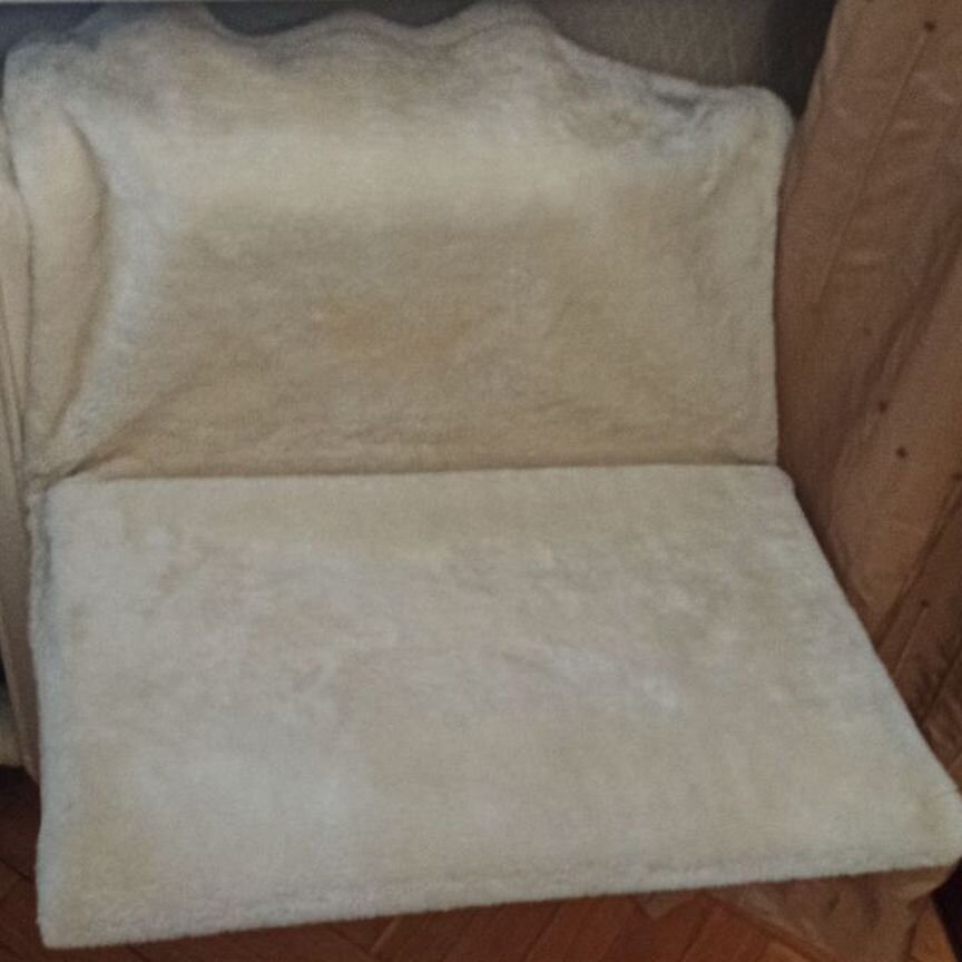 Лежанка для собак и кошек подвесная