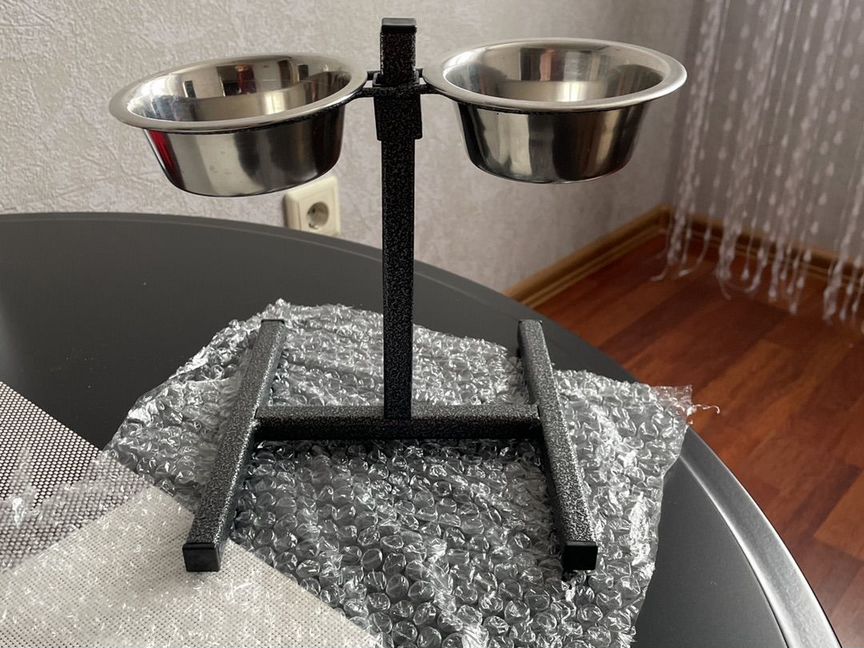 Миски над подставке