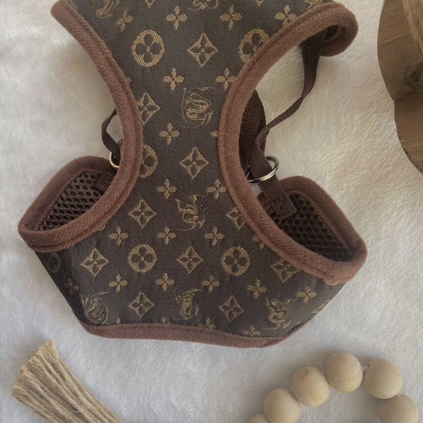 Шлейка для собак louis vuitton